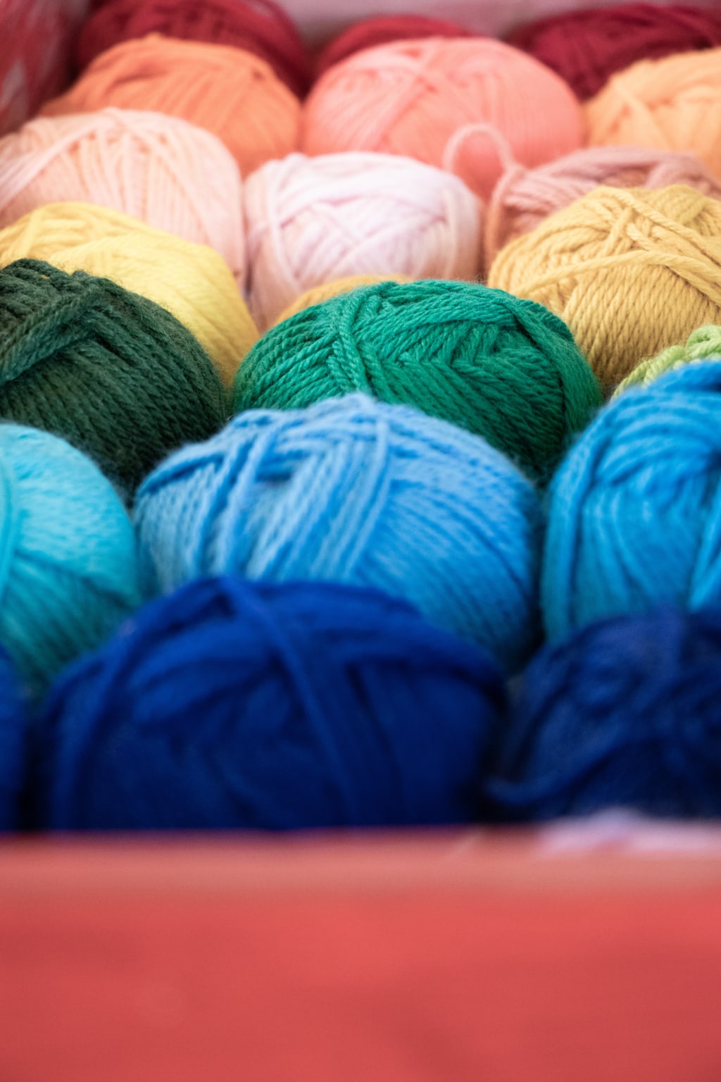 Super Simple Yarn Organization [Free Printable] - Elise Rose Crochet