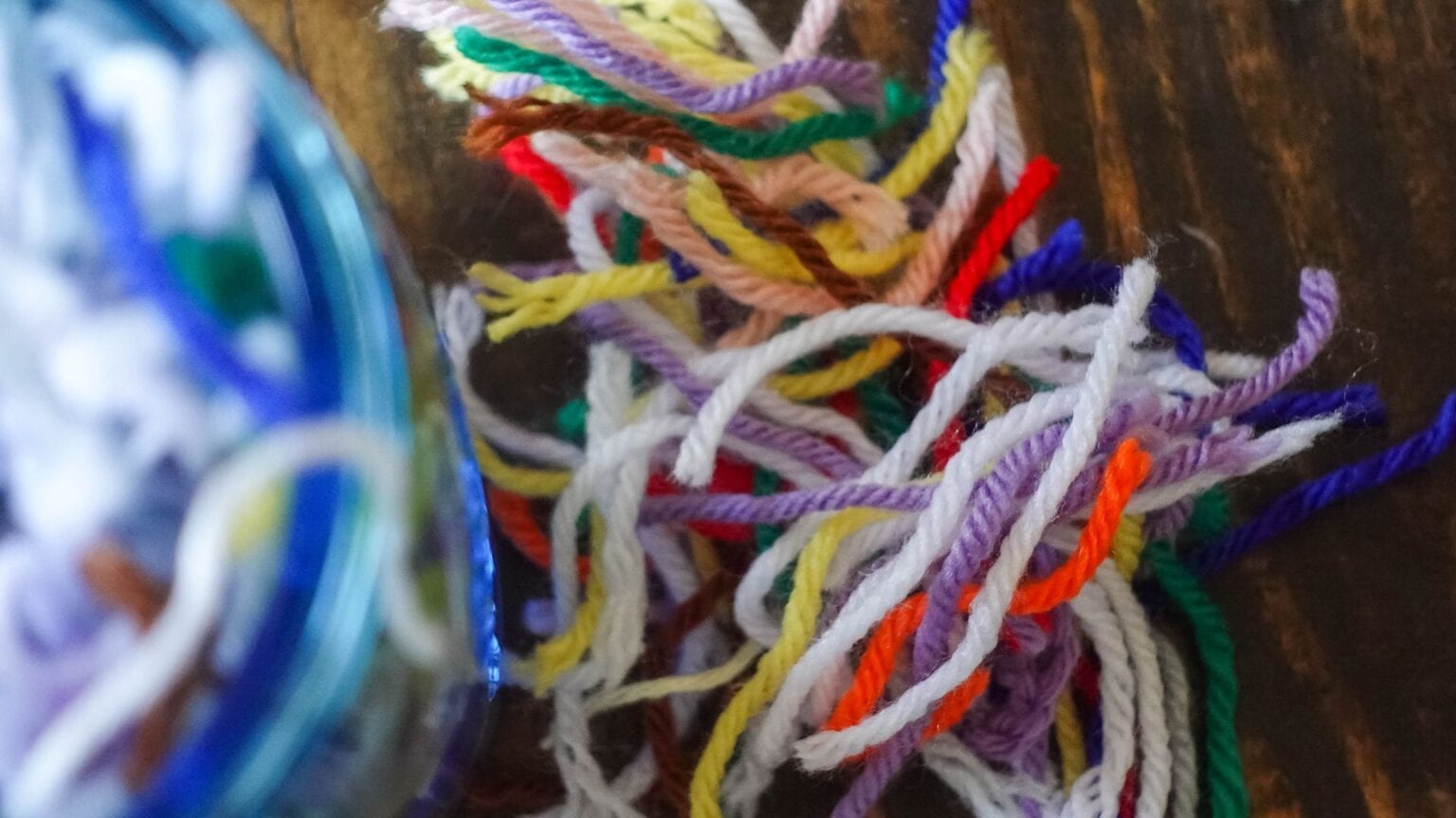 12 Ridiculously SIMPLE Ways to USE UP YARN SCRAPS - Elise Rose Crochet