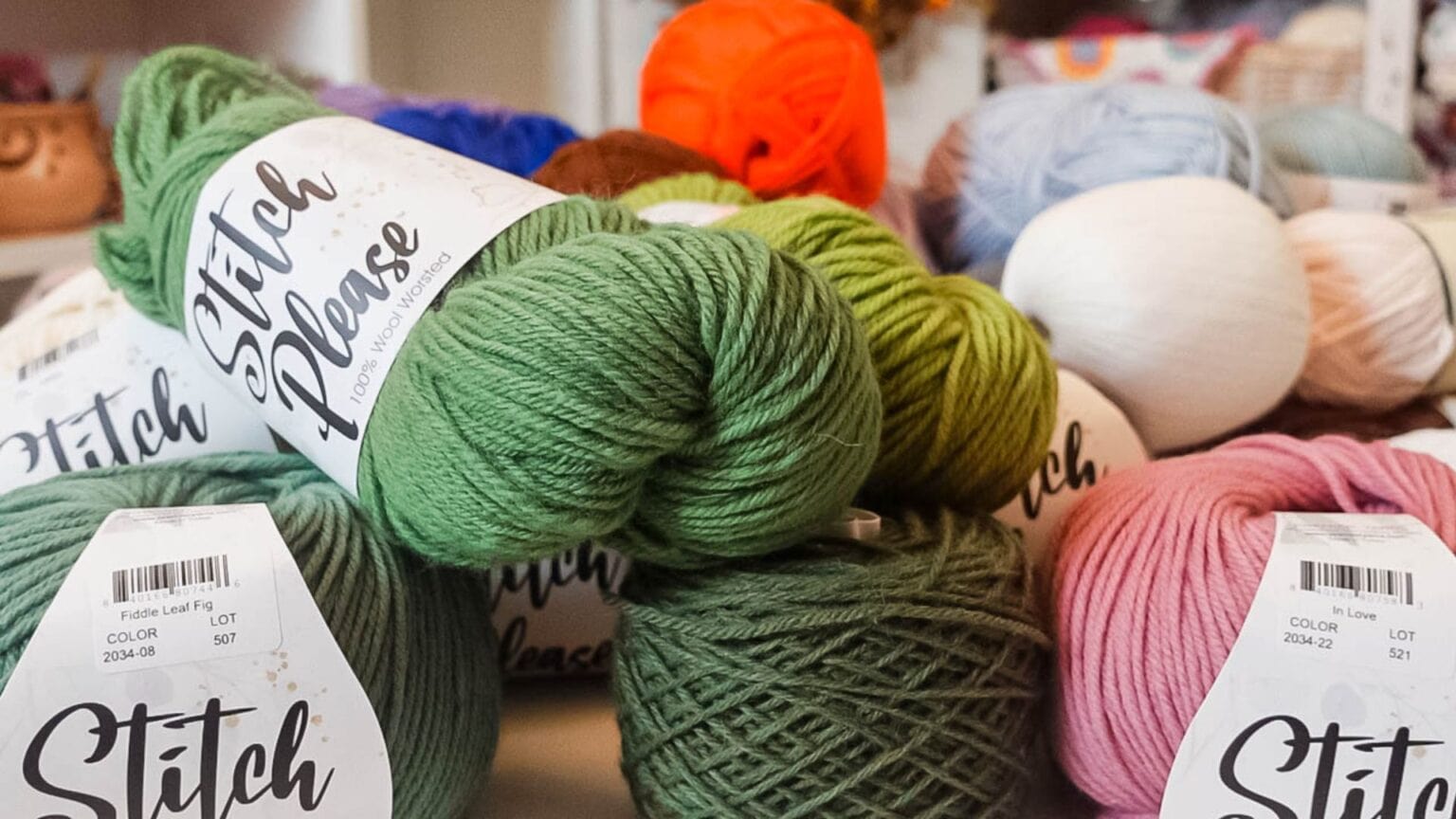 How to ORGANIZE Your YARN STASH For Your PERSONALITY TYPE - Elise Rose ...