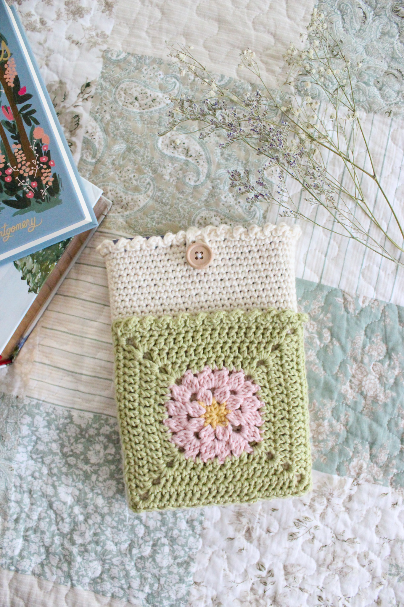 25+ Things to Crochet for BOOK LOVERS (Beginner Friendly) - Elise Rose ...